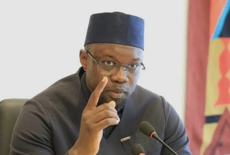 Sénégal : tension sociale après la réduction des salaires des ...